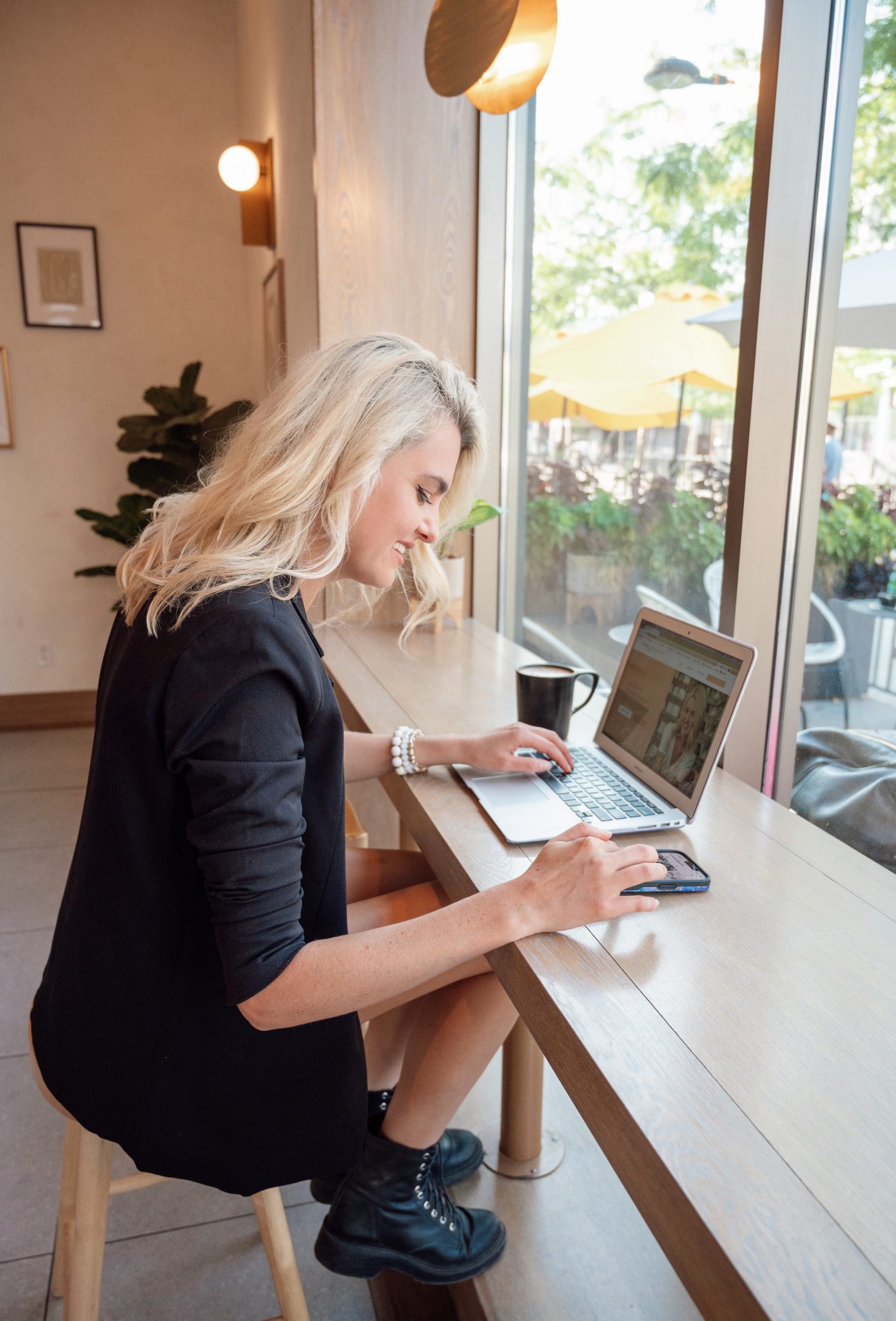 A Day in the Life Working From Home - StuffwithSvet by Jenna Swetlikoff